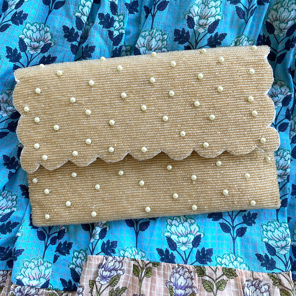 Beaded Scalloped Pearls Clutch (Made to Order) – Sea Marie Designs